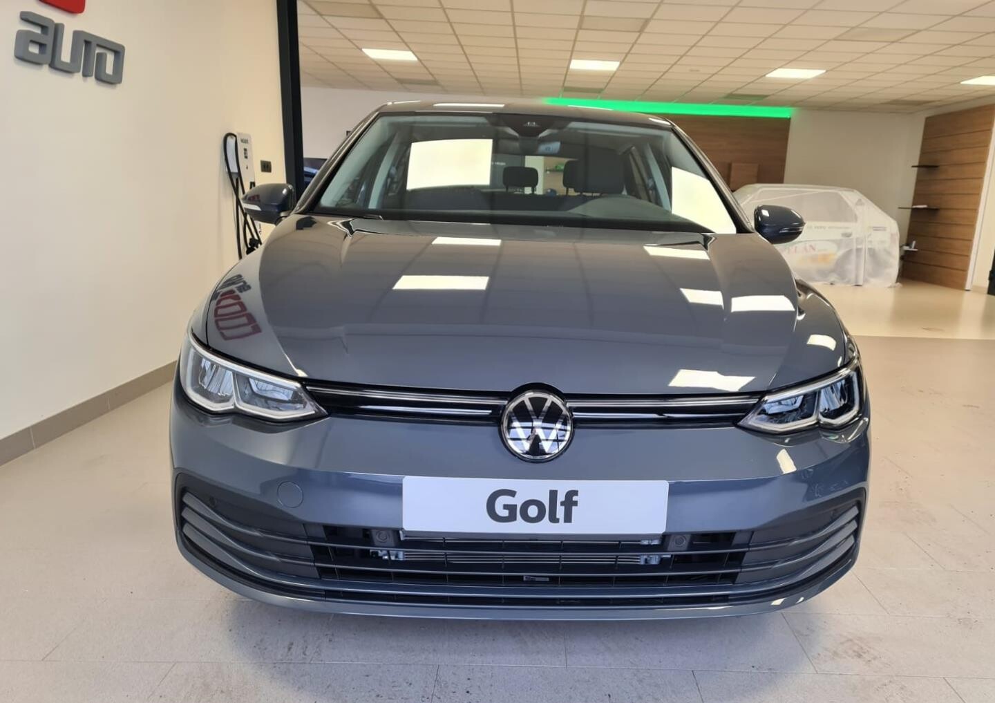 VOLKSWAGEN Golf Life 1,0 TSI 6G 81 kW · Louda Auto