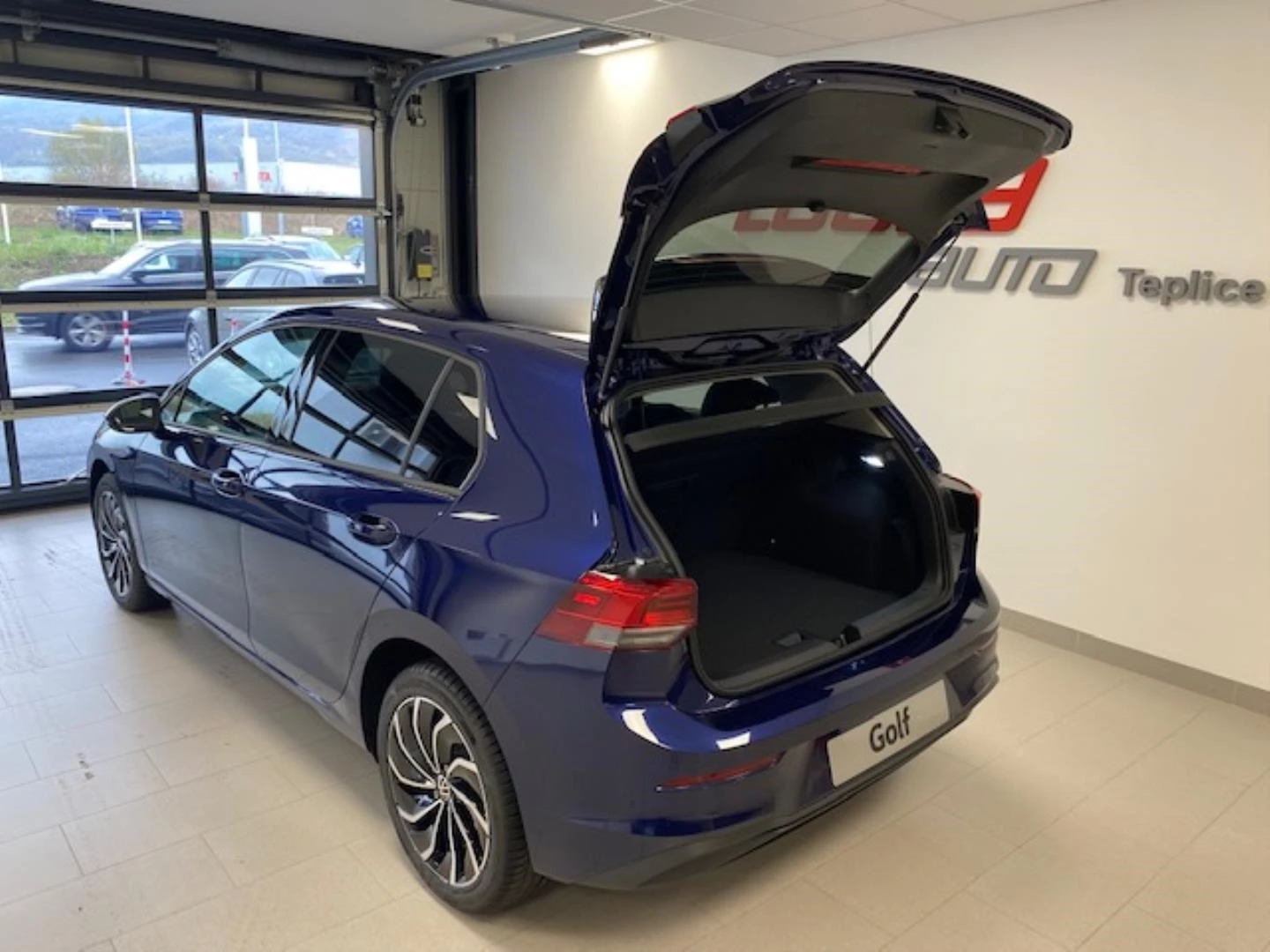 VOLKSWAGEN Golf Life 1,5 TSI 6G 96 kW · Louda Auto