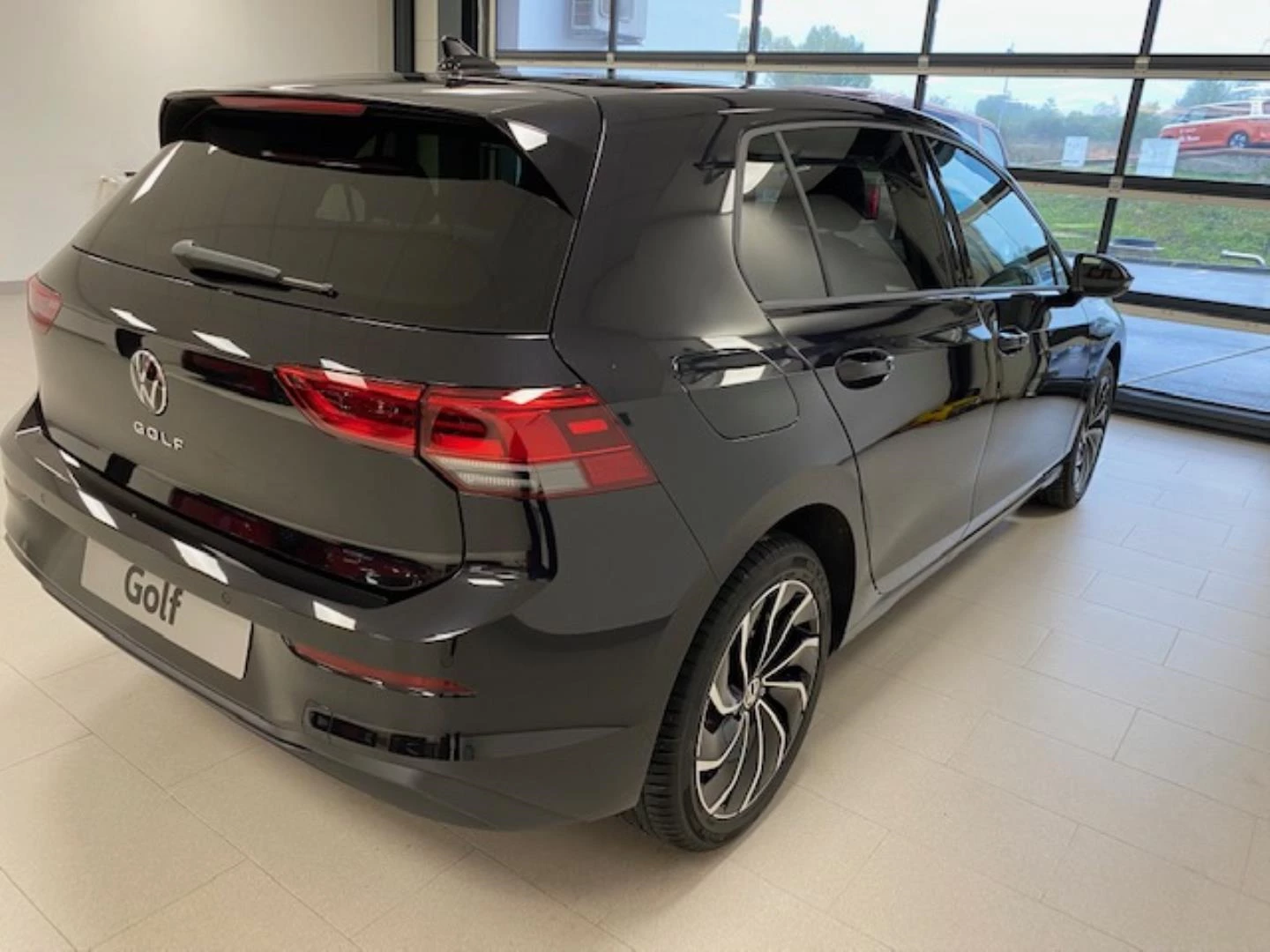 VOLKSWAGEN Golf Life 1,5 TSI 6G 96 kW · Louda Auto