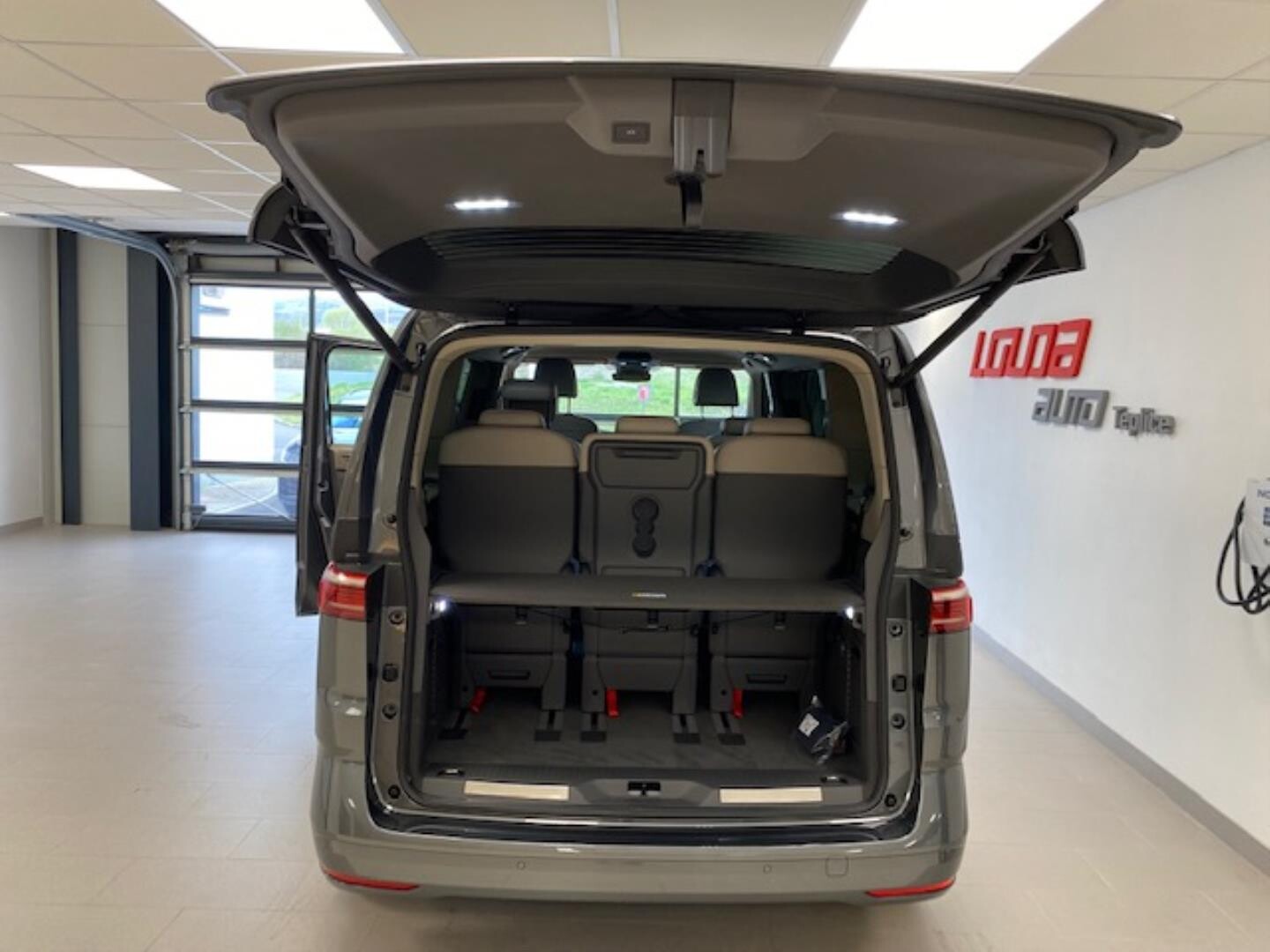 VOLKSWAGEN Akční Multivan Style 2,0 TDI 110kW 110 kW · Louda Auto