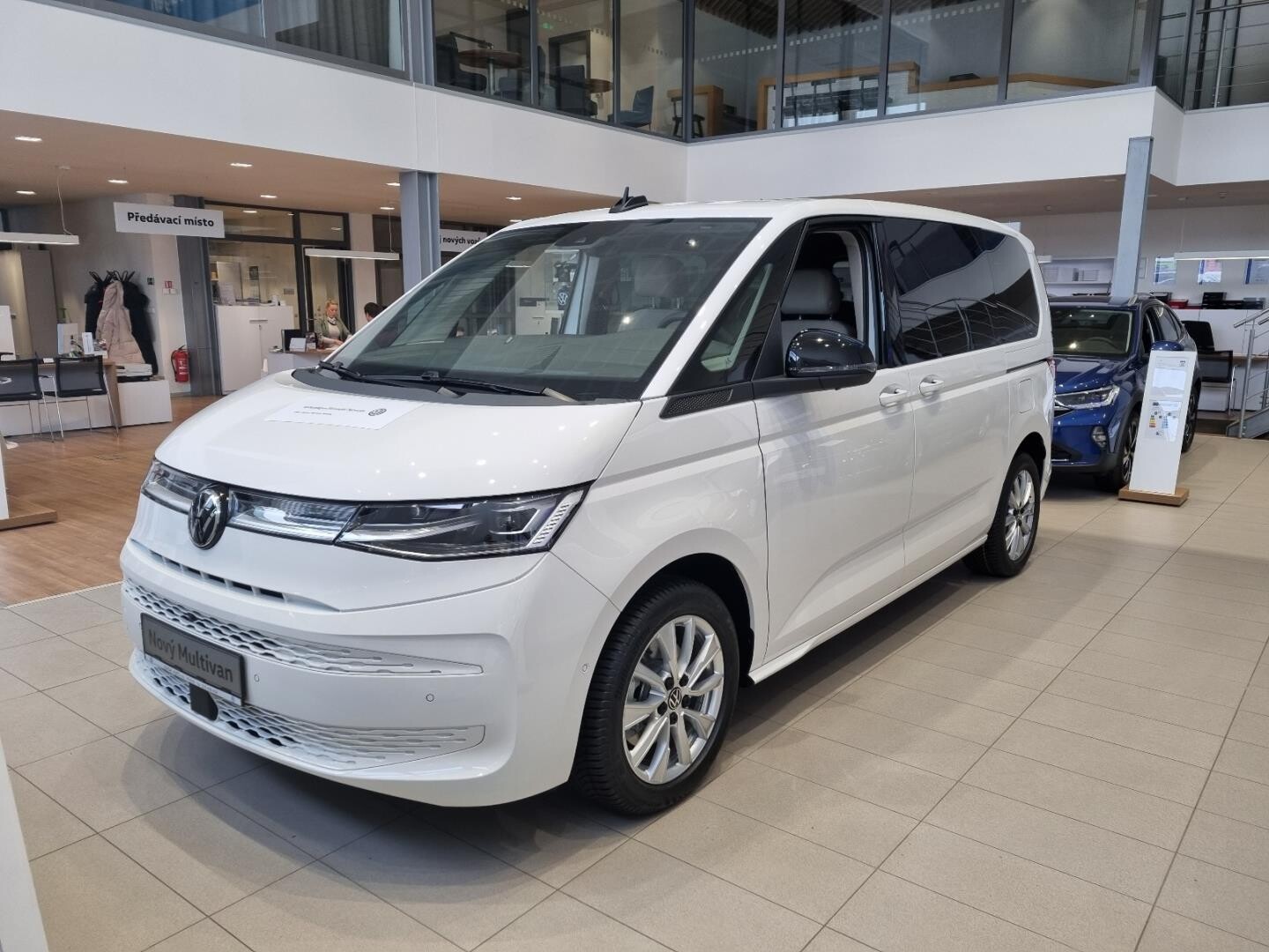 VOLKSWAGEN Multivan Life 1,4 TSI eHybrid 110 kW · Louda Auto