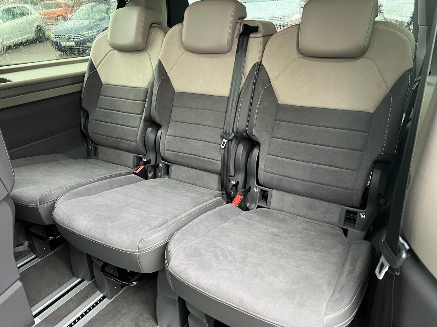 VOLKSWAGEN Multivan Long Life 2,0 TDI 110 kW · Louda Auto