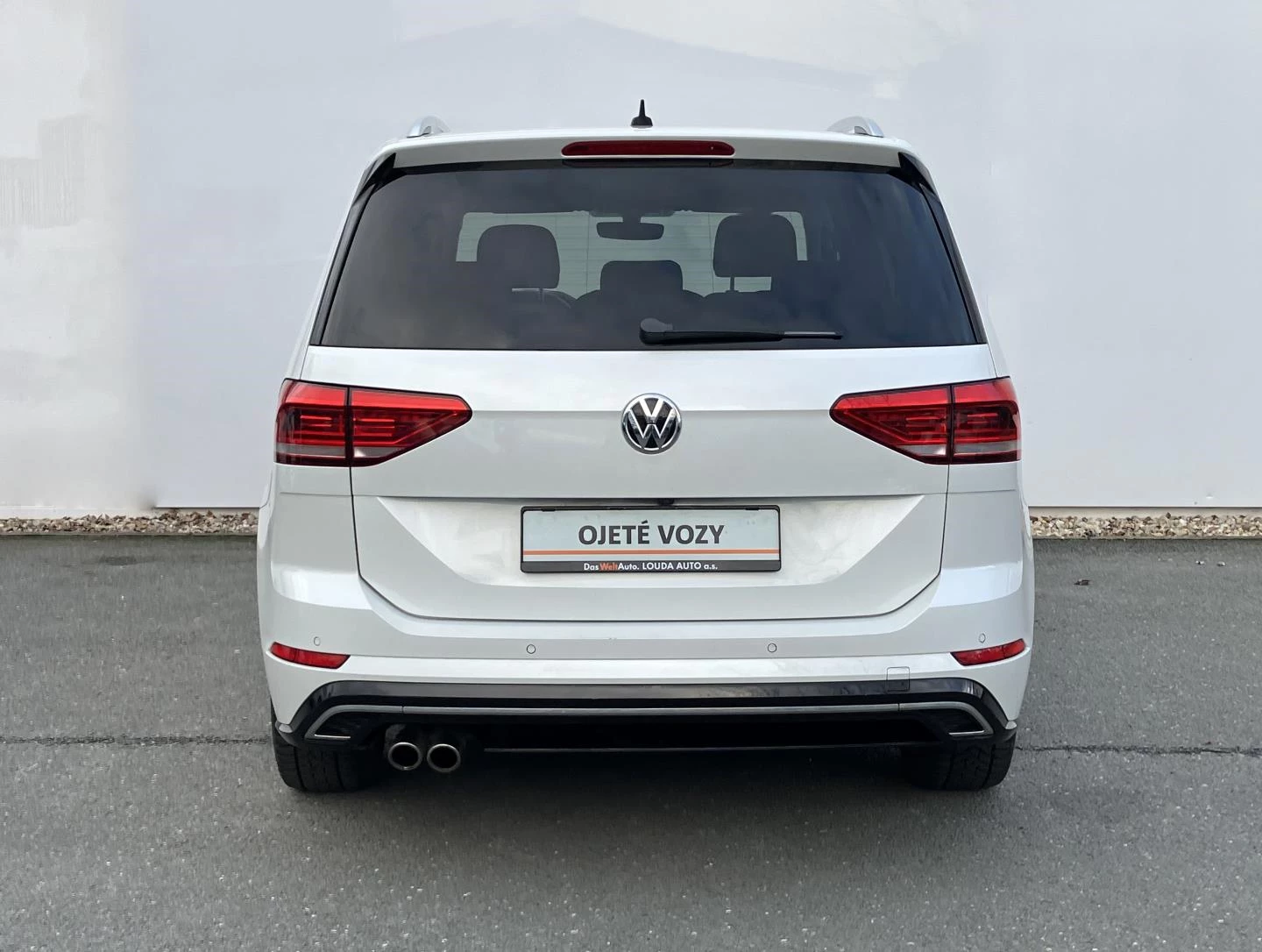 VOLKSWAGEN TOURAN R-Line 2.0 TDI 140 kW automat , · Louda Auto