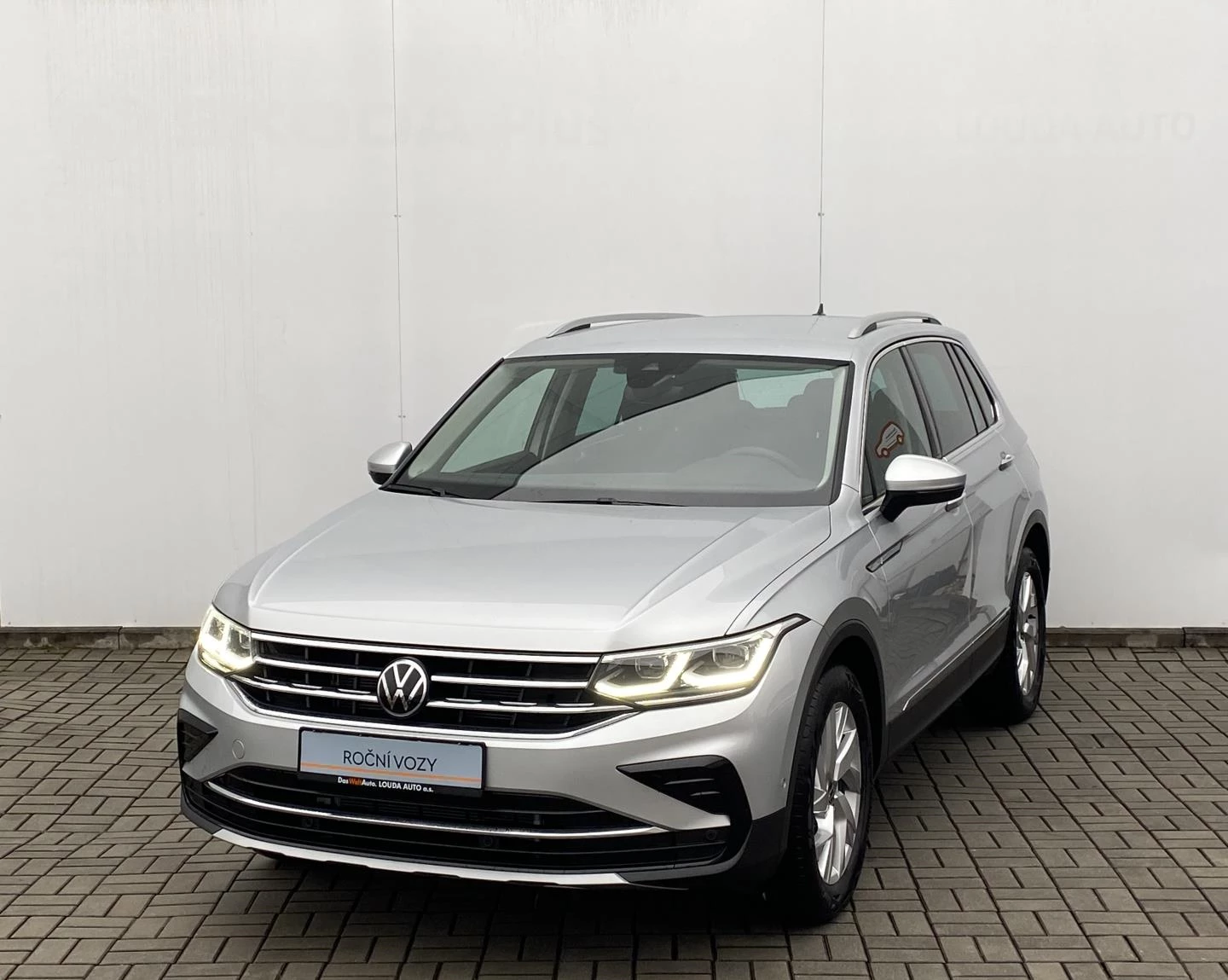 VOLKSWAGEN TIGUAN Elegance 1.5 TSI 110 kW automat ,DPH · Louda Auto