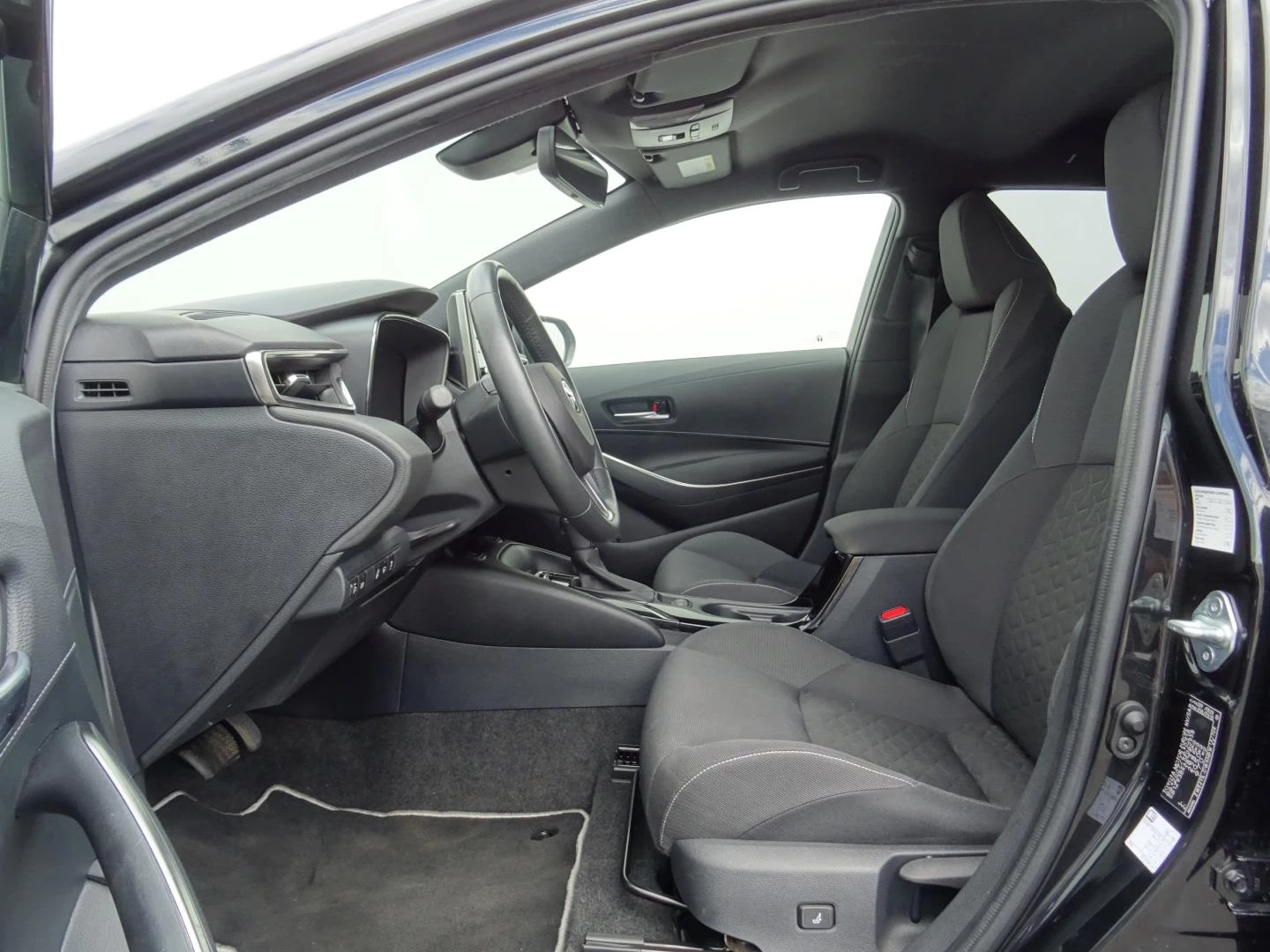 TOYOTA COROLLA Comfort 1.8 Hybrid 72 kW automat , · Louda Auto