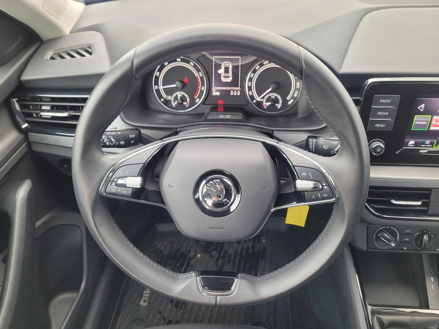 ŠKODA KAMIQ Ambition 1.0 TSI 81 kW manuál ,DPH · Louda Auto