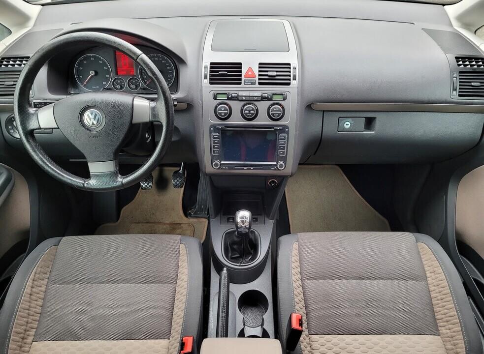 VOLKSWAGEN TOURAN cross 1.4 TSI 103 kW manuál , · Louda Auto